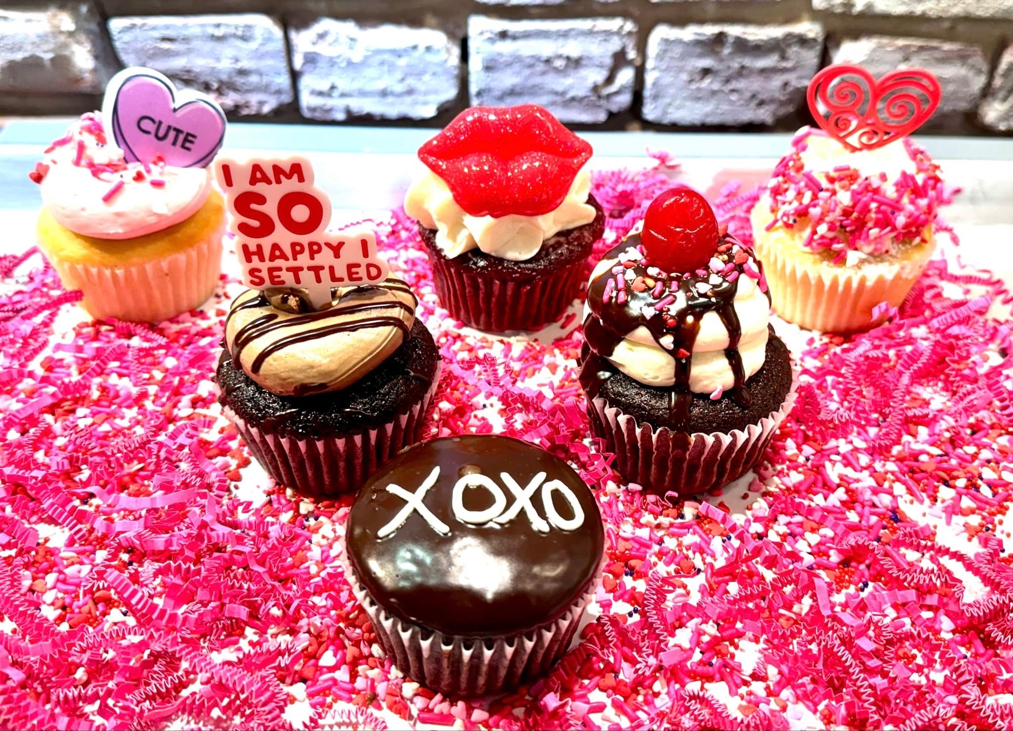 Valentine Cupcakes Full Dozen | The Sweet Shoppe of the South